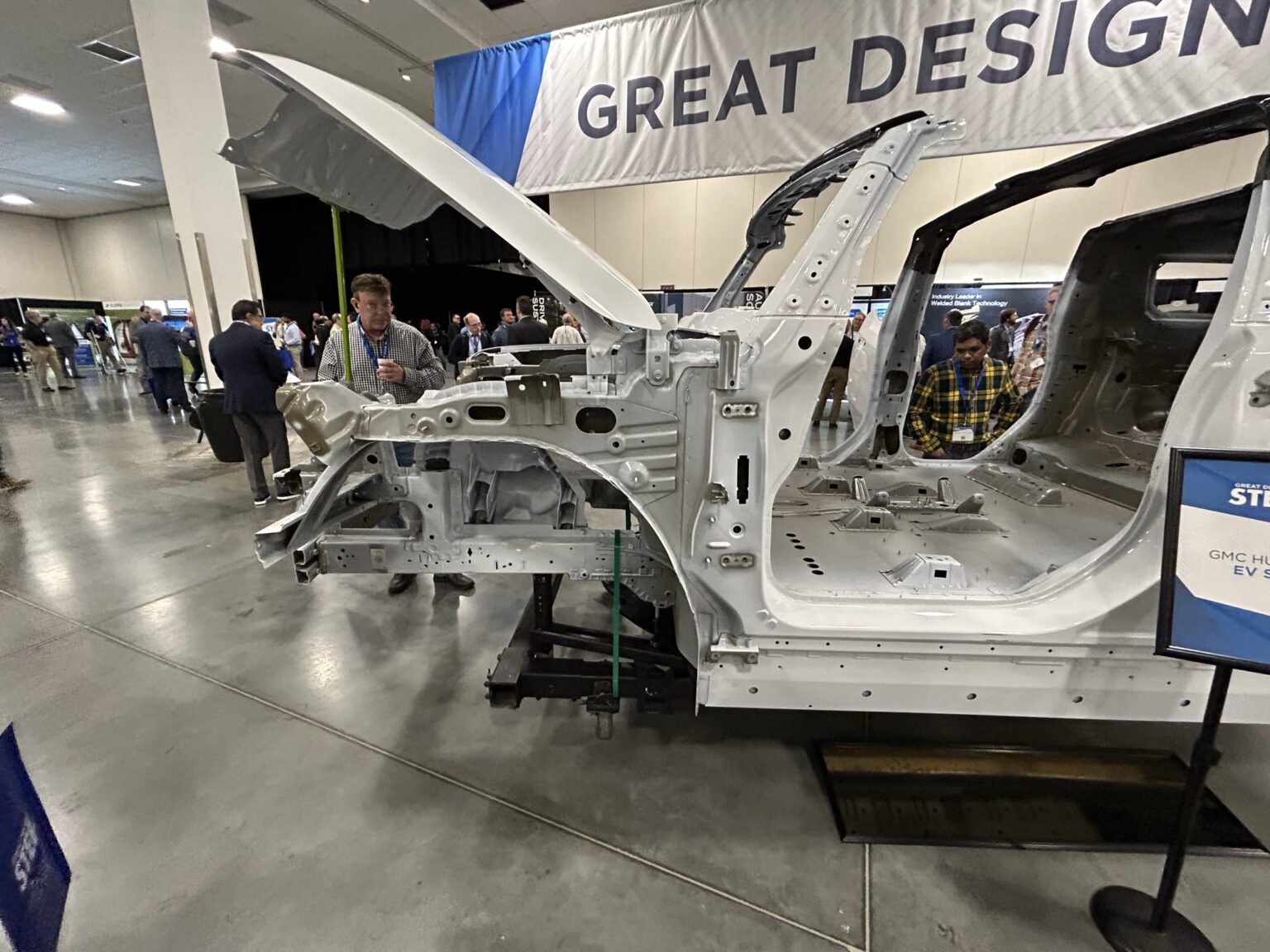 2023 Hummer SUV-BEV-Body-Structure-Extrication (15) - Boron Extrication