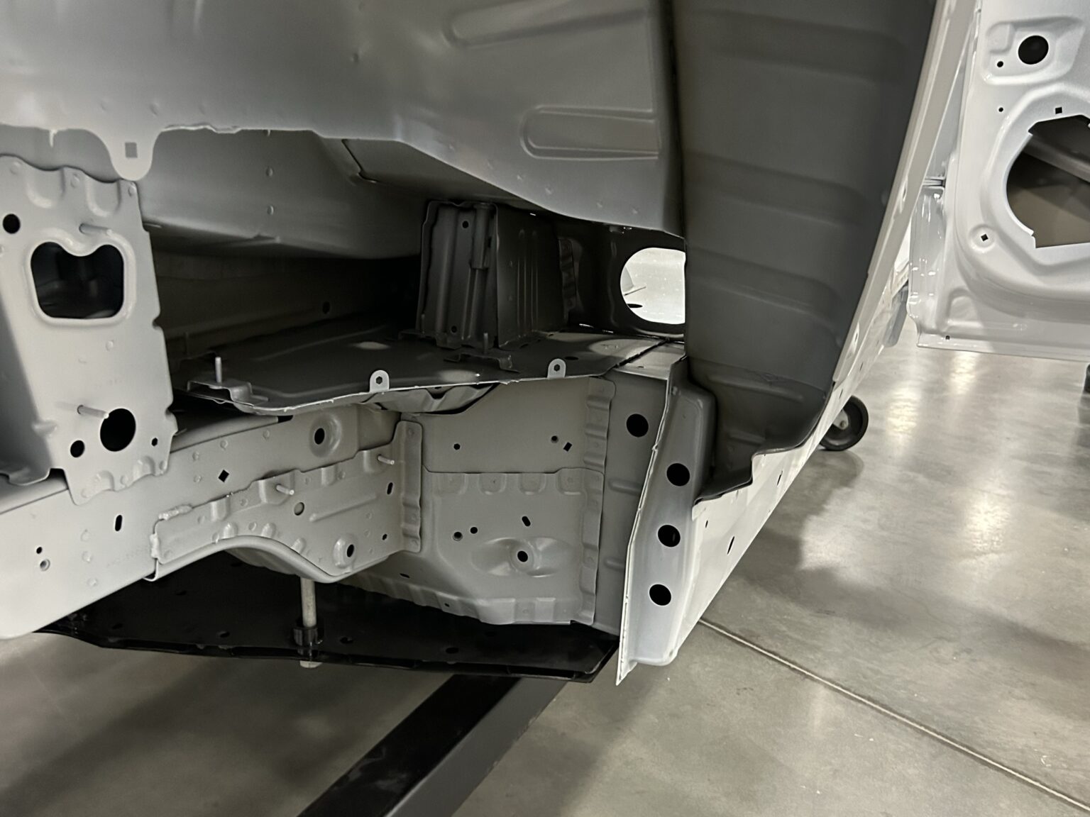 2023 Hummer SUV-BEV-Body-Structure-Extrication (38) - Boron Extrication