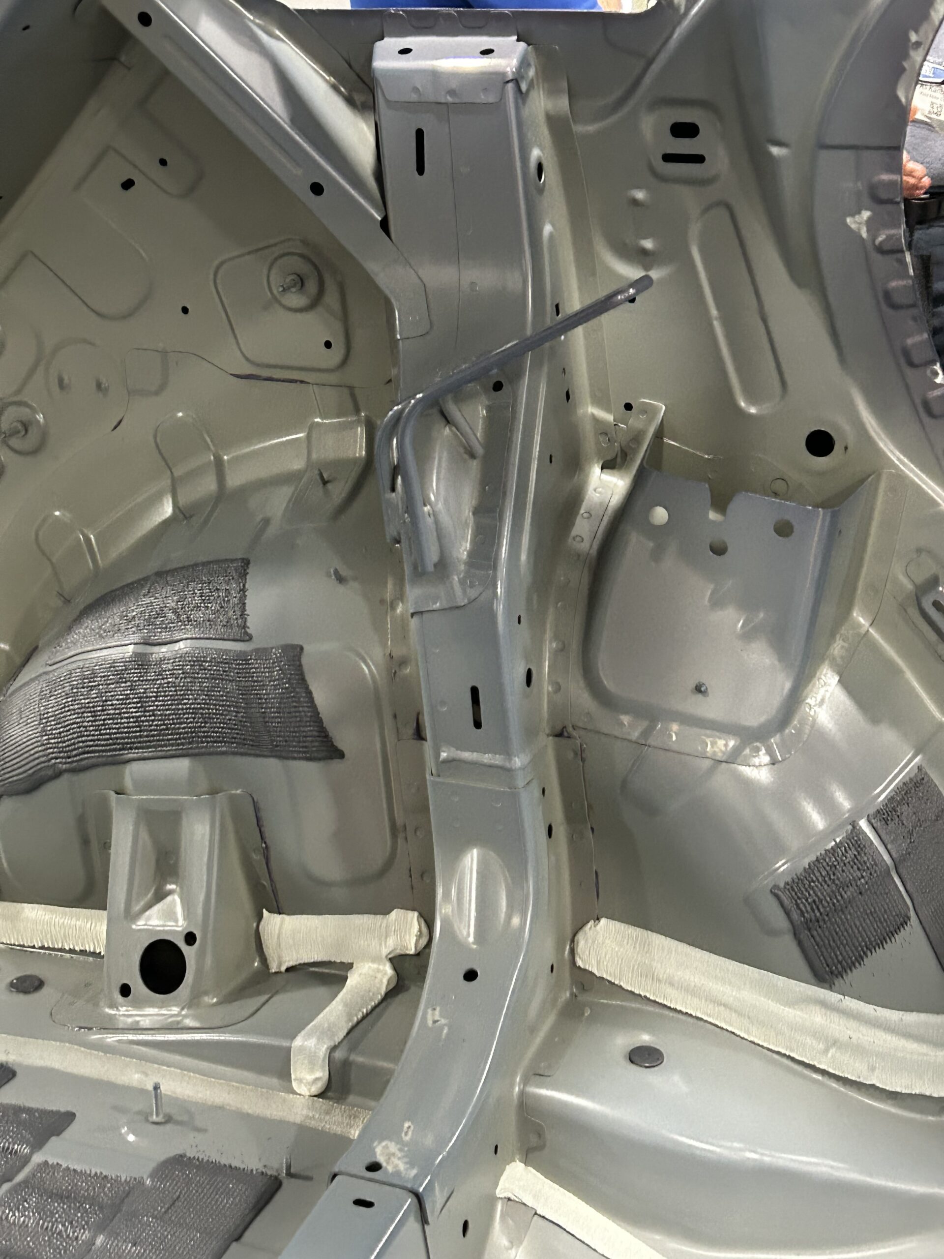 2024 Chevrolet Blazer EV Body Structure GDIS (11) - Boron Extrication