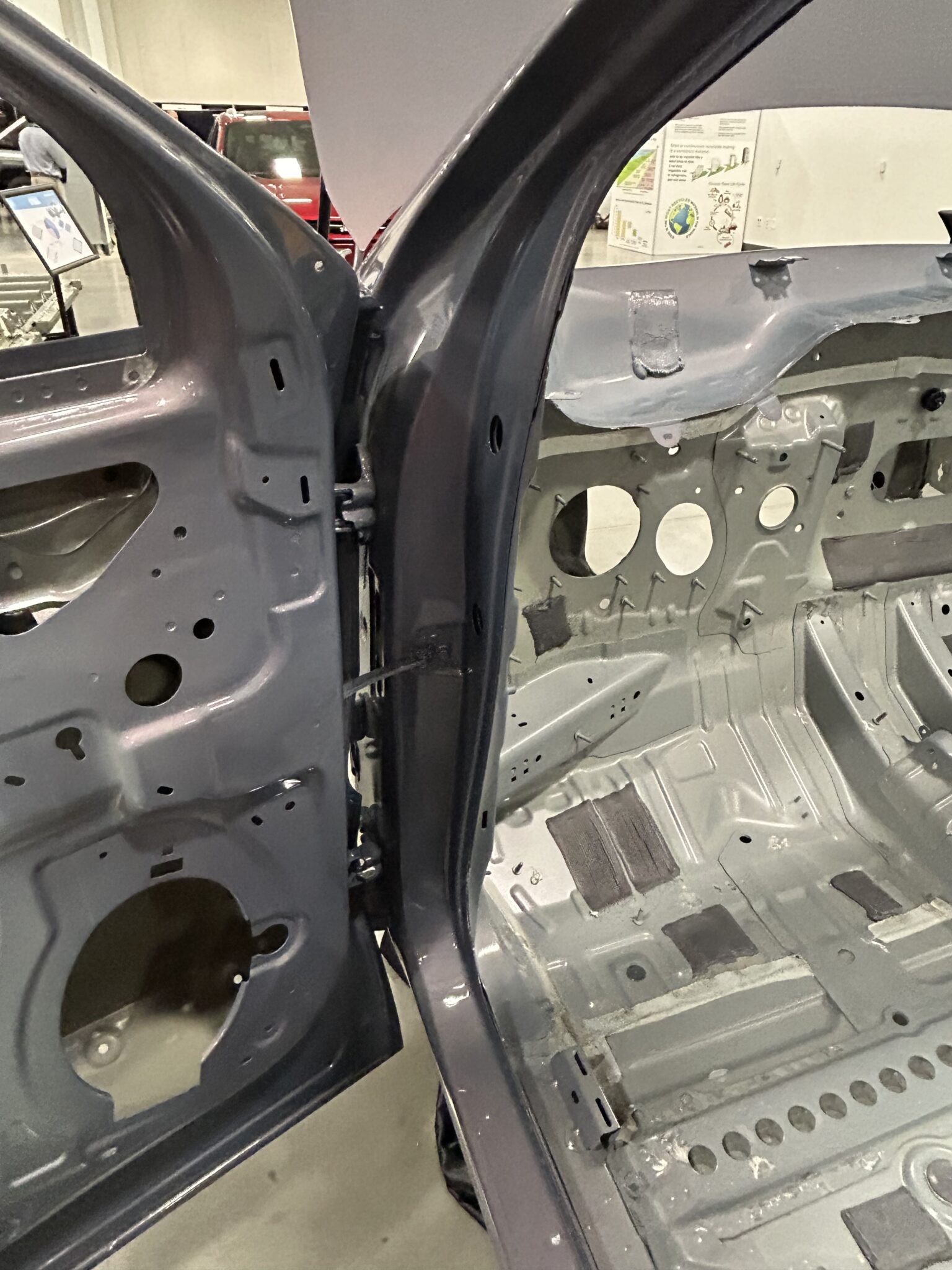 2024 Chevrolet Blazer EV Body Structure GDIS (16) - Boron Extrication