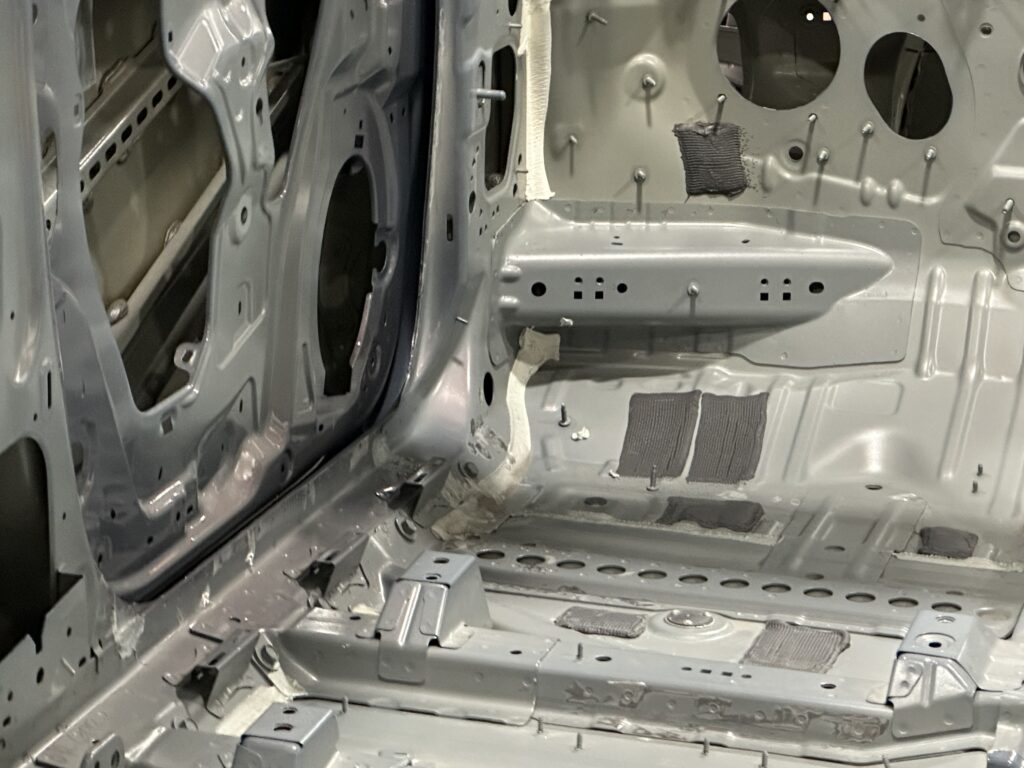 2024 Chevrolet Blazer EV Body Structure GDIS (22) - Boron Extrication