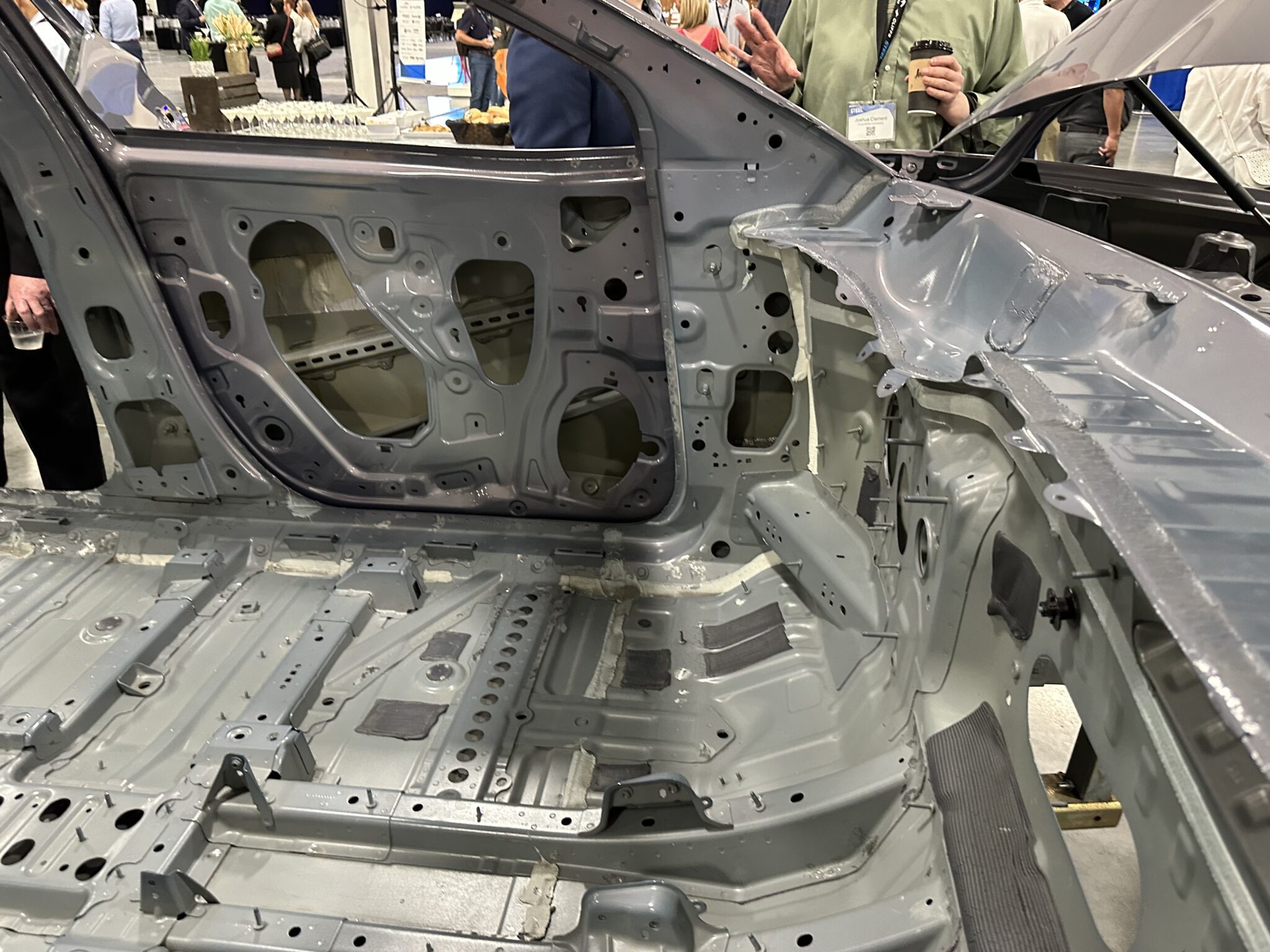 2024 Chevrolet Blazer EV Body Structure GDIS (30) - Boron Extrication